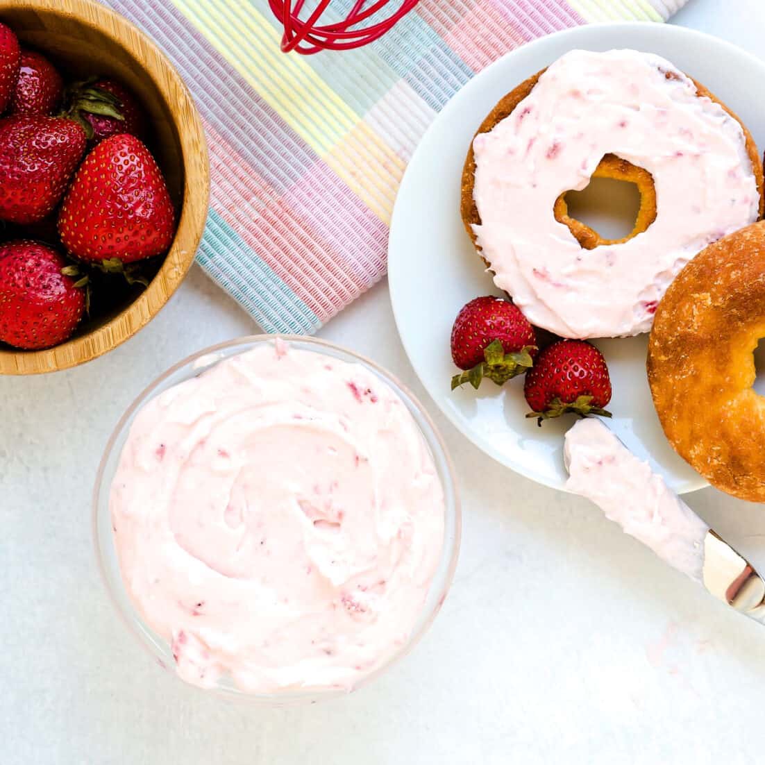 Strawberry Cream Cheese | 5 Minutes